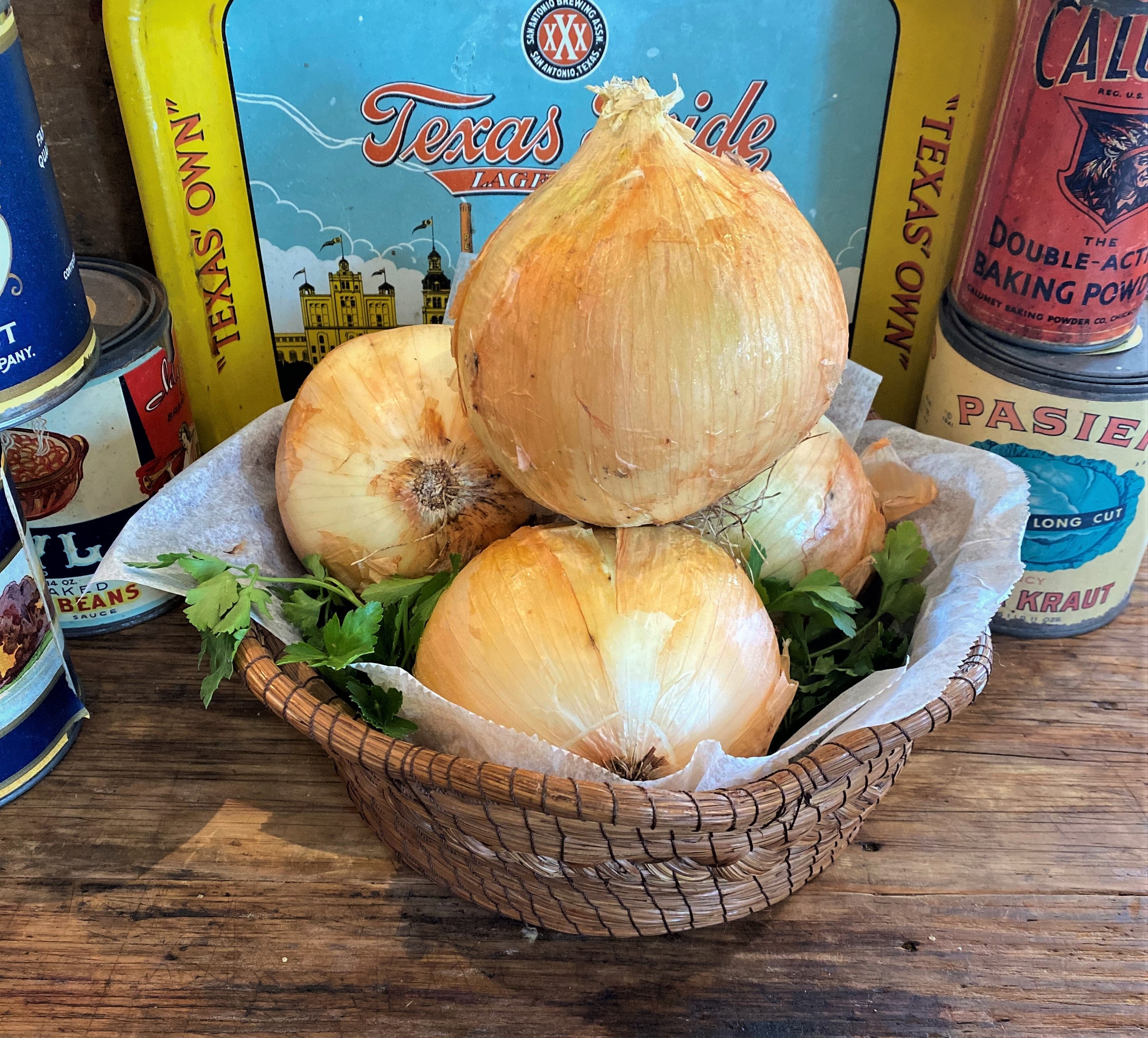 Whole Jumbo Yellow Onions (4) – Goode Co. Grocers